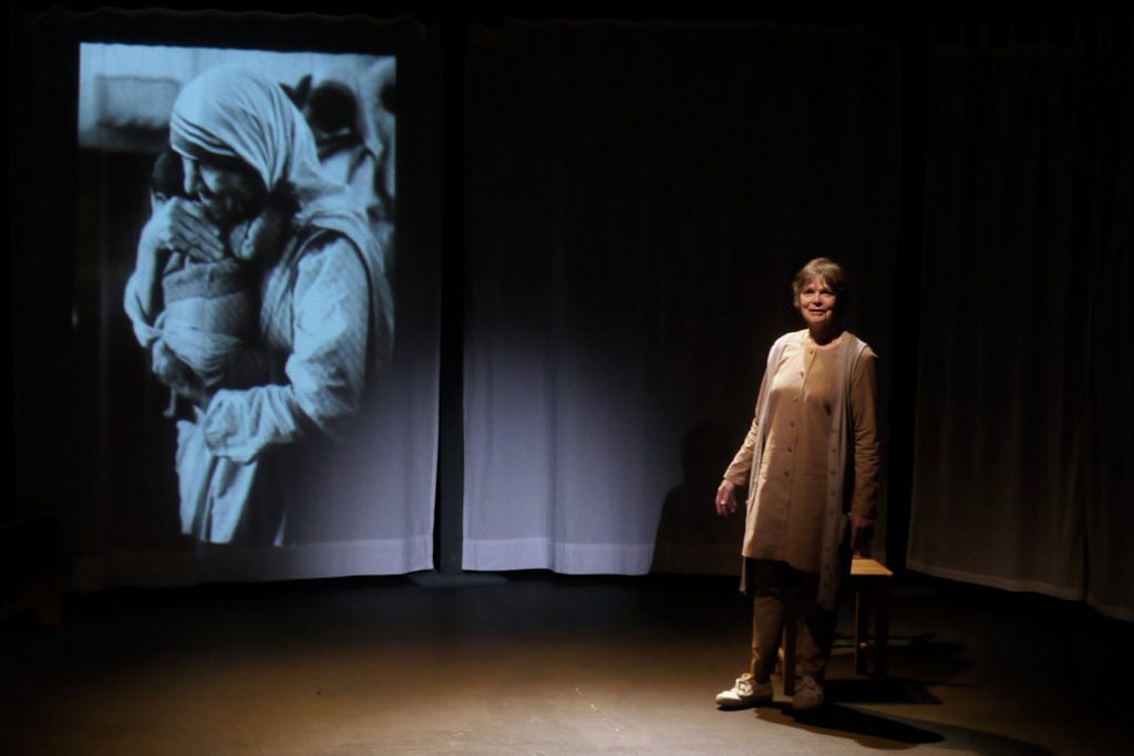« Mère Teresa, ombre et lumière » mise en scène de Pascal Vitiello ...
