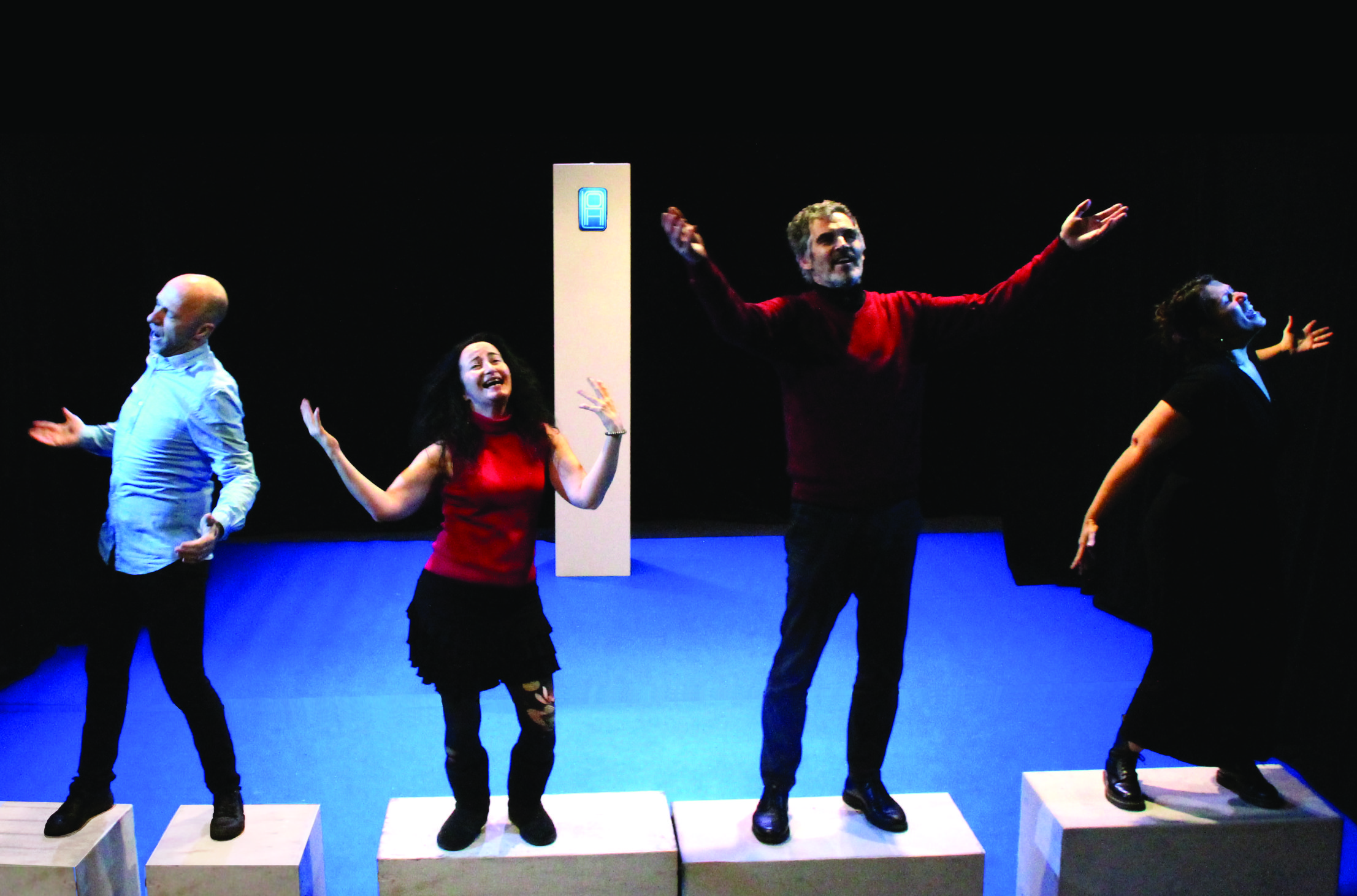 "ATTEINTES À SA VIE", la Cie l’Agence de Fabrication Perpétuelle boxe ...