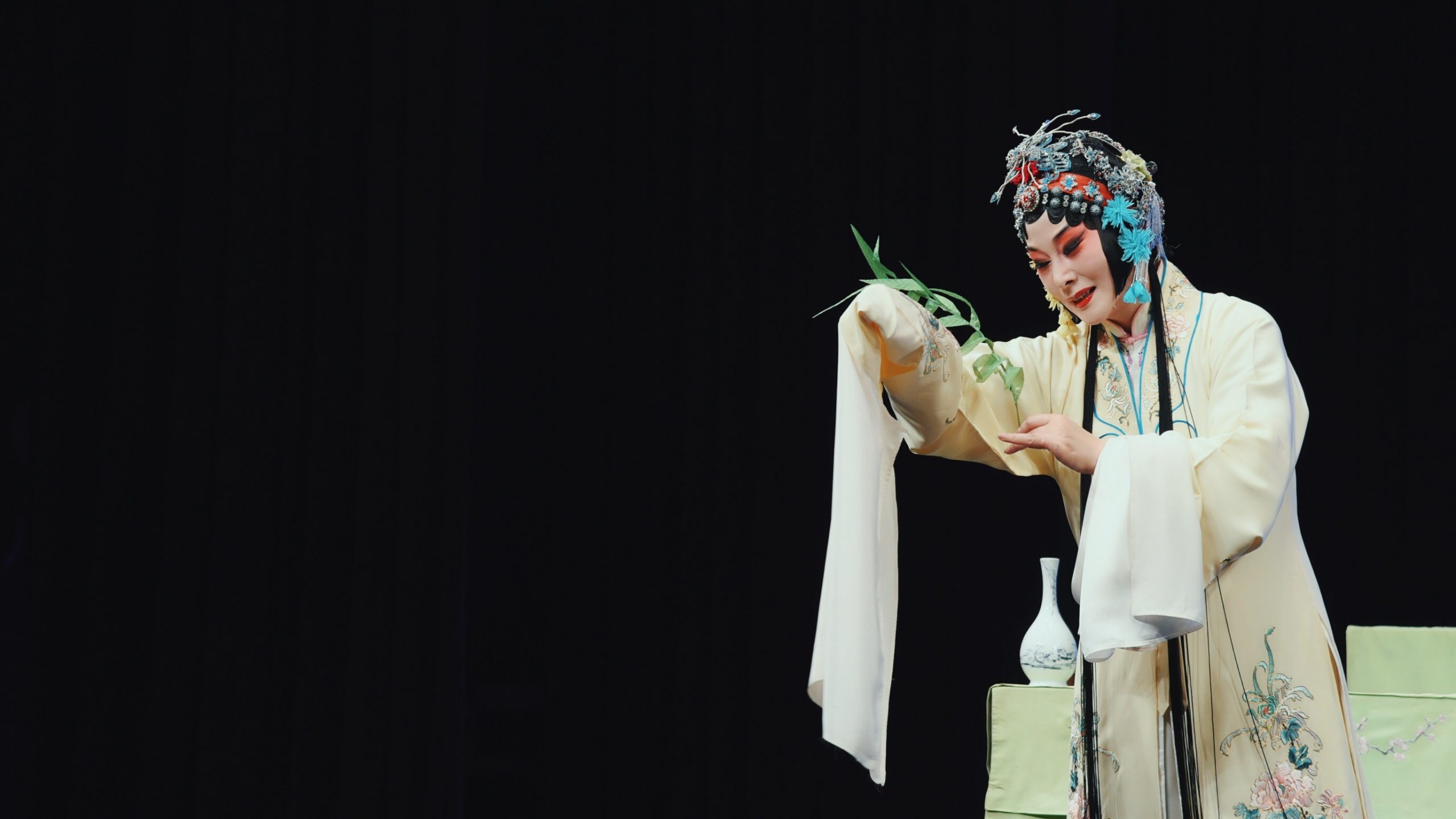 "LE PAVILLON AUX PIVOINES", un opéra chinois de sept siècles enfin ...
