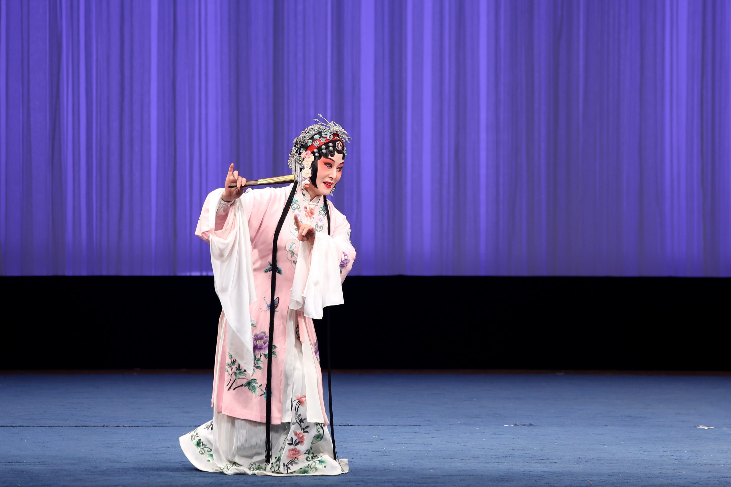 "LE PAVILLON AUX PIVOINES", un opéra chinois de sept siècles enfin ...